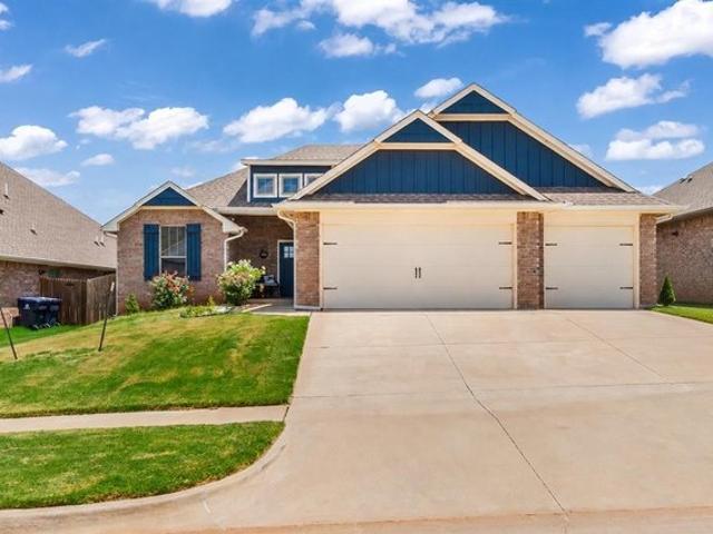 5512 Carmel Creek Dr, Mustang, OK 73064