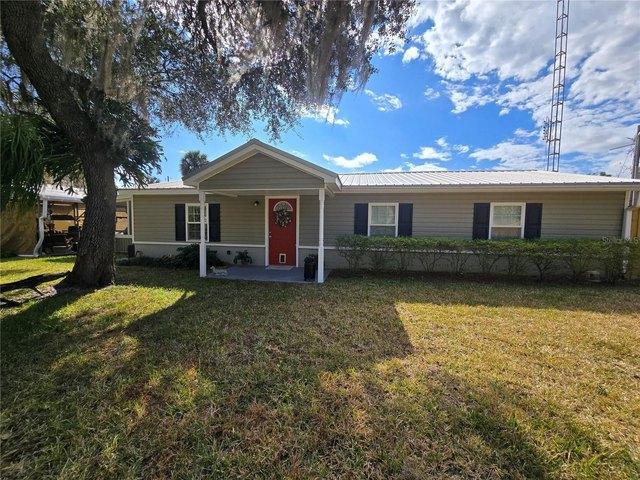 55135 5th St, Astor, FL 32102