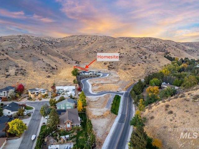5513 N Polecat Lofts Ln
