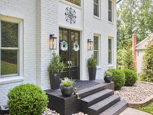5513 Point Lake Court