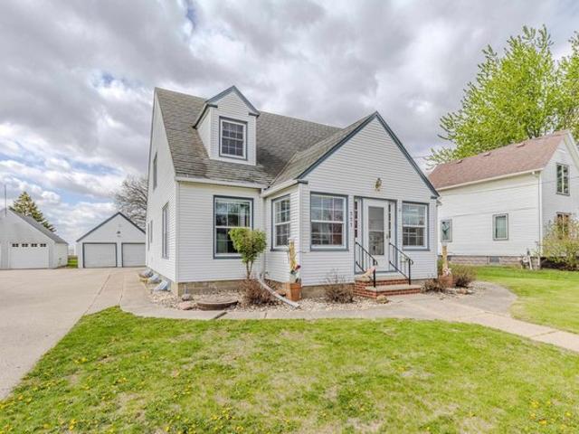 551 1st St SE, Hartley, IA 51346