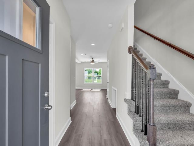 551 Charleston Cove Way