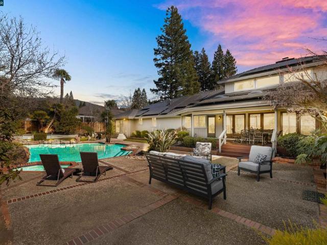 551 Blackhawk Club Dr