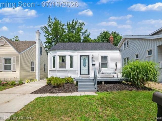 551 E Maplehurst St, Ferndale, MI 48220