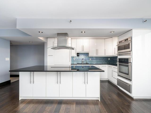551 Observer Highway # 14D