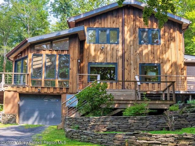 551 Mount Guardian Rd Ext, Bearsville, NY 12409