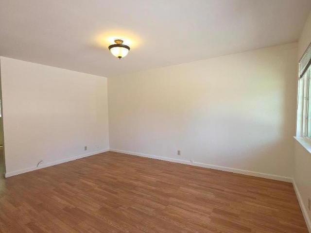 551 Northlake Drive