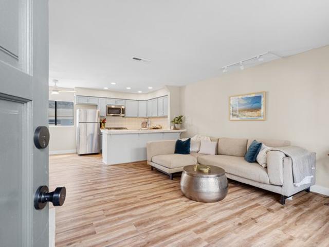 551 S E St, Oxnard, CA 93030