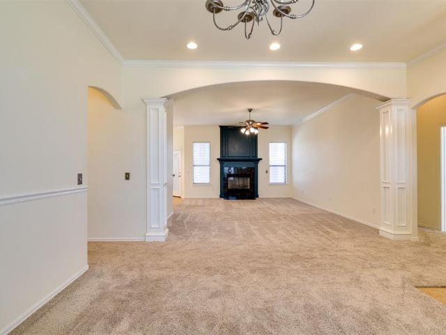 551 W Geronimo Court Way