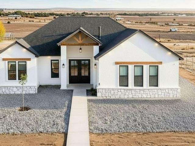 551 Valley Quail Dr, Clint, TX 79836