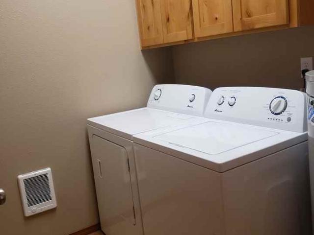 551e14 4 Bedroom Apartment for Rent at 551 E 14th Ave, Eugene, OR 97401 West University