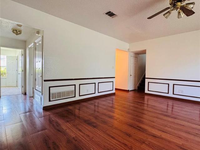 5524 Royal Meadow Lane