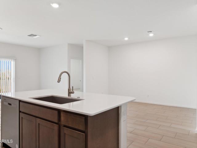 5524 S 254TH Glen