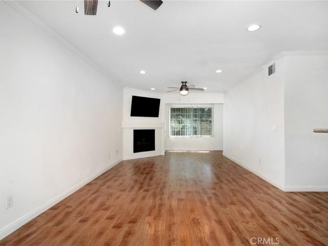 5525 Canoga Avenue 124
