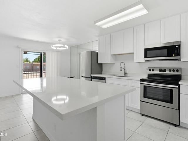5525 E Thomas Rd Unit G7, Phoenix, AZ 85018