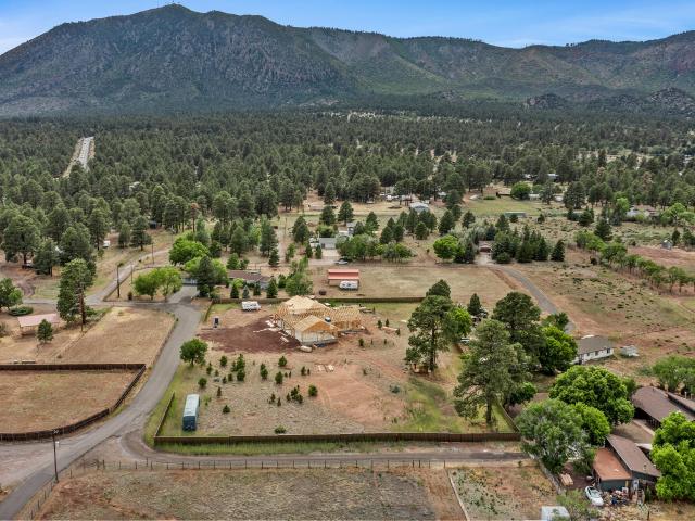 5525 LENE Lane