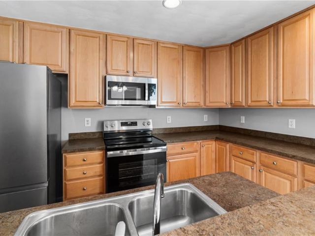 5525 Taylors Walke LN