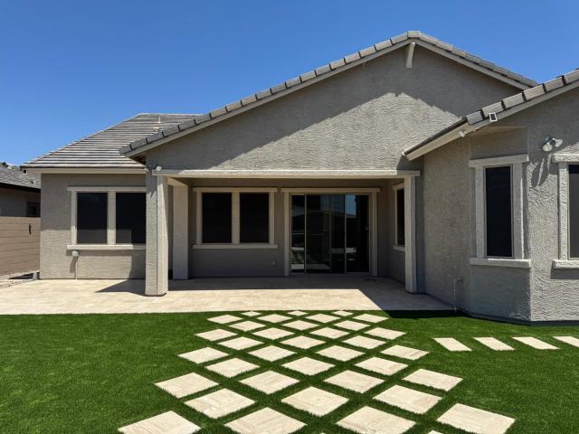 5525 W Banff