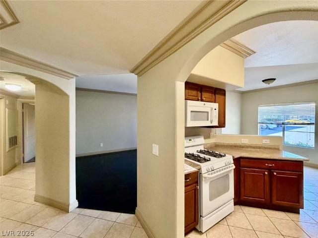 5525 W Flamingo Road 1019