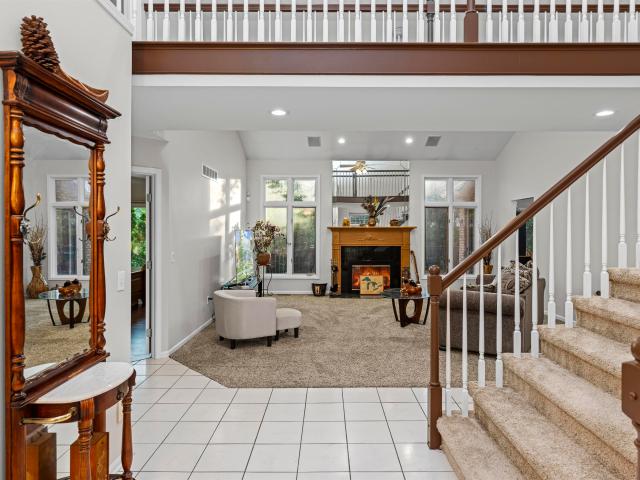 55261 Kingsway Drive