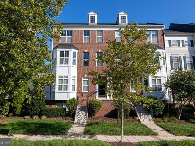 5526 Capital Gateway Dr Unit 406, Suitland, MD 20746