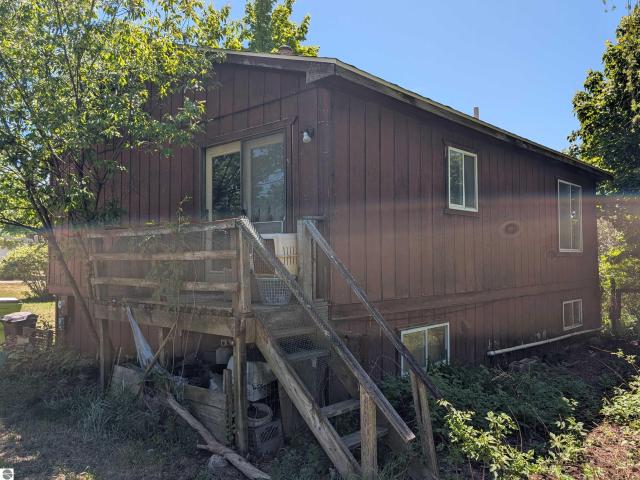 5527 Old Maple Trail