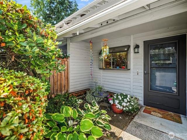 5527 Bridgeport Way W Unit C, University Place, WA 98467