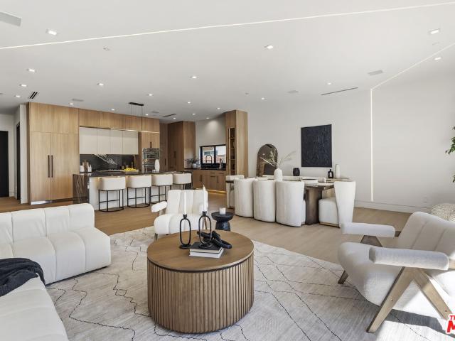 5528 McLennan Ave, Encino, CA 91436 | MLS #26671 | Compass