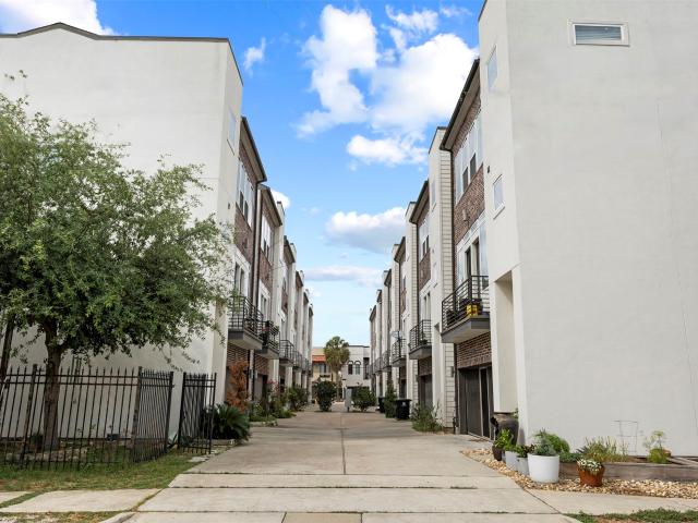 5528 Cornish St, Unit E, Houston, TX 77007 | MLS #74308 | Compass