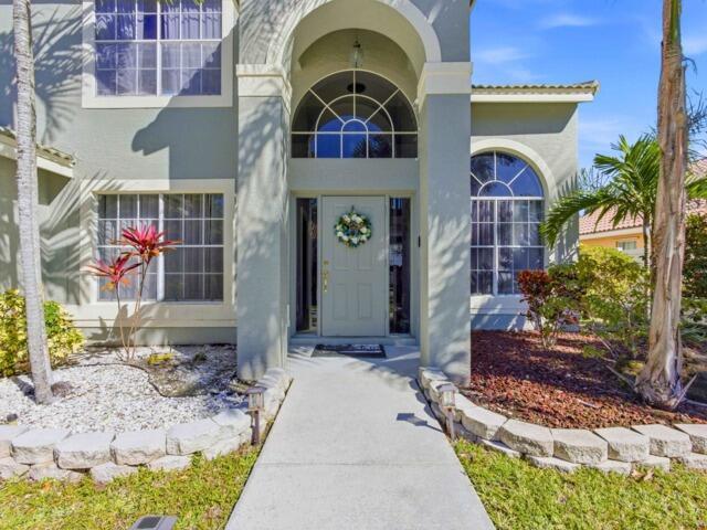 5528 Descartes Cir, Boynton Beach, FL 33472 | MLS #R11167