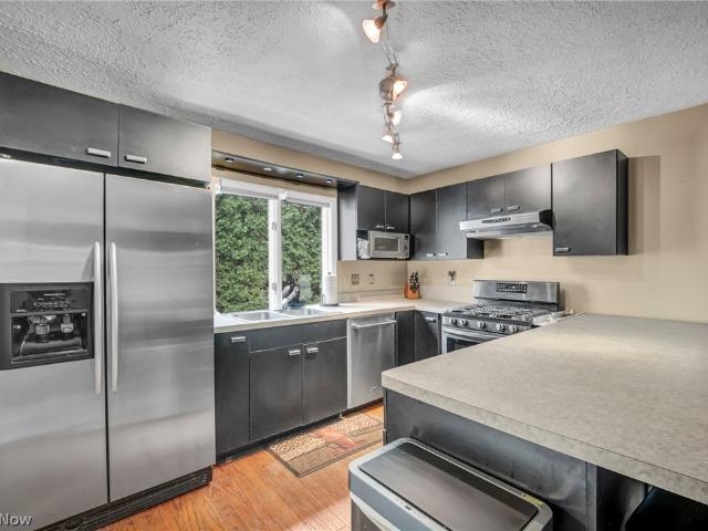 5528 Huron Road