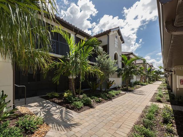 5528 Palmer Cir, Unit 105, Lakewood Ranch, FL 34211 | MLS #A4682
