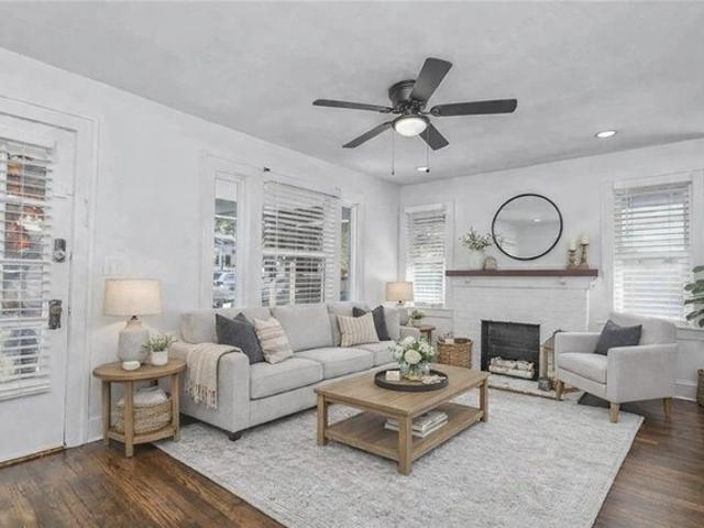 5528 Woodland Ave, Kansas City, MO 64110