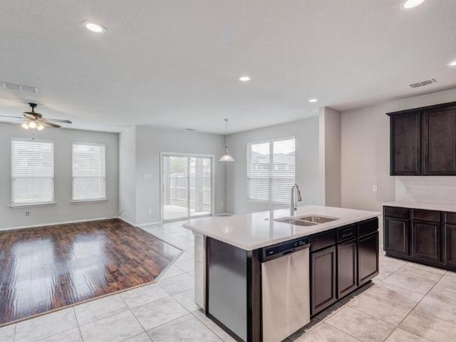 5529 Las Lomas Lane