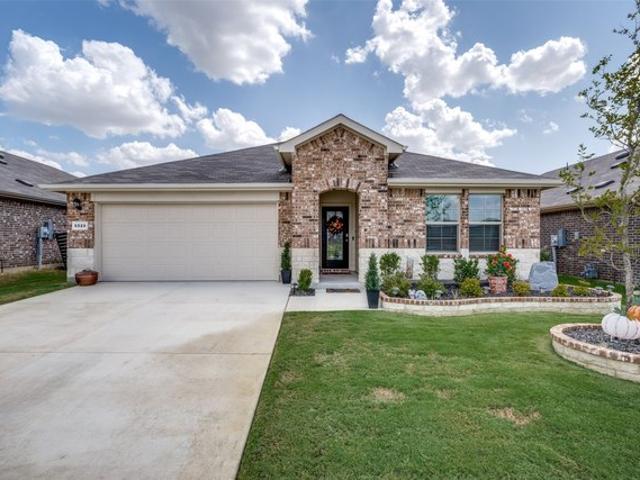 5529 Legends Way, Krum, TX 76249