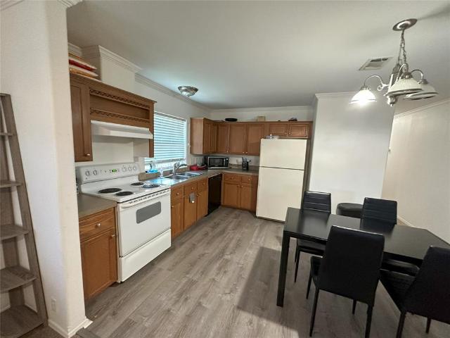 5529 5 Mesa Cir, Unit 5529, Dallas, TX 75235 | MLS #21094 | Compass