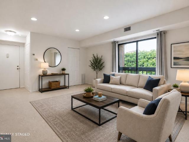 55204 Delaire Landing Road # 204