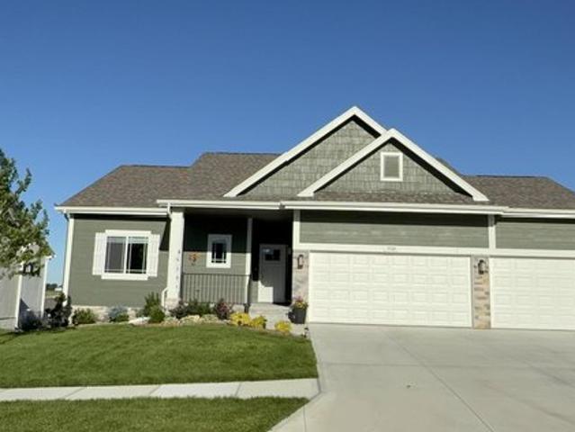 5520 N 181st St, Elkhorn, NE 68022