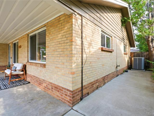 5520 E Thrill Place
