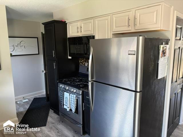 5521 Meadowcrest Drive