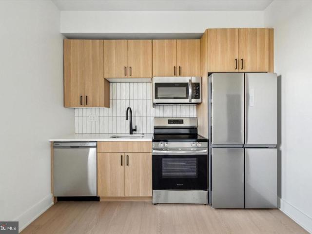 5521 Wayne Avenue # 502