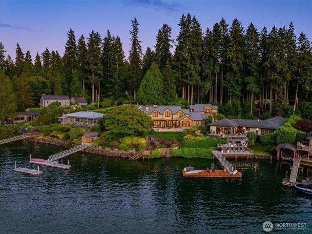 5522 NE Fletcher Lndg, Bainbridge Island, WA 98110