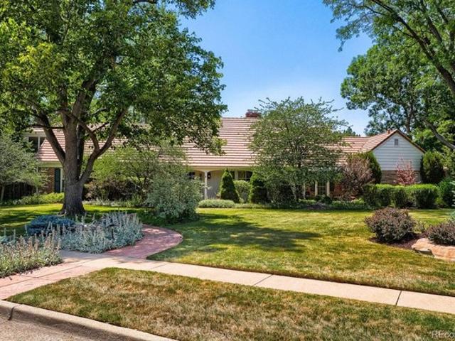 5522 W Lakeridge Rd, Lakewood, CO 80227