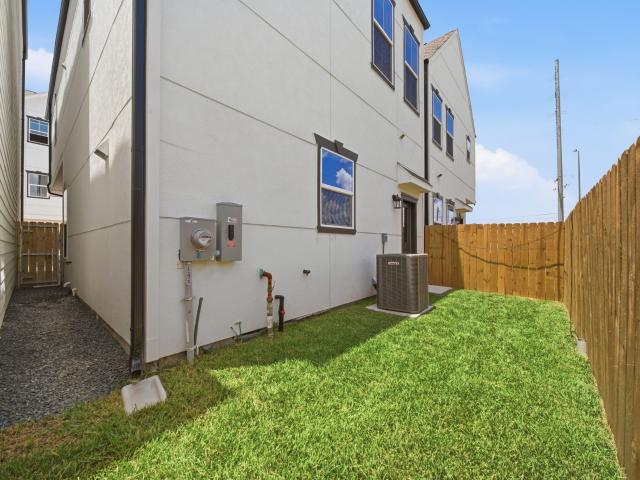 5522 Wheatley St, Unit E, Houston, TX 77091 | MLS #25175