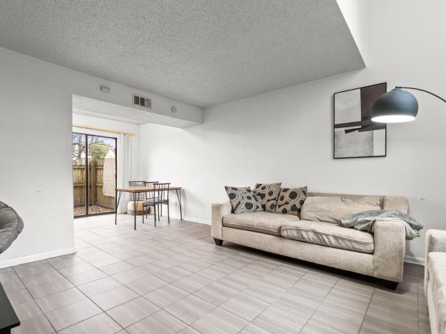 5522 & 5524 B Street