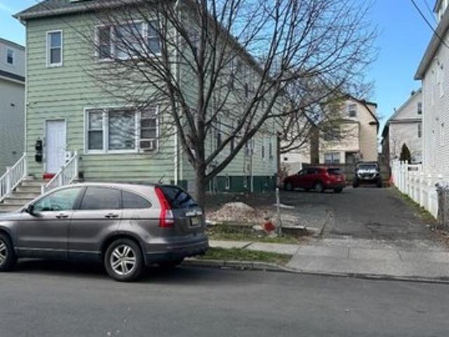 552 Court St, Elizabeth City, NJ 07206
