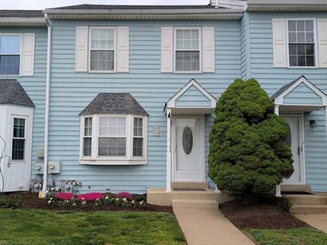 552 Applewood Ct, Upper Chichester, PA 19014