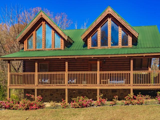 552 Blackberry Rdg Way, Sevierville, TN 37863 | MLS #3080 | Compass
