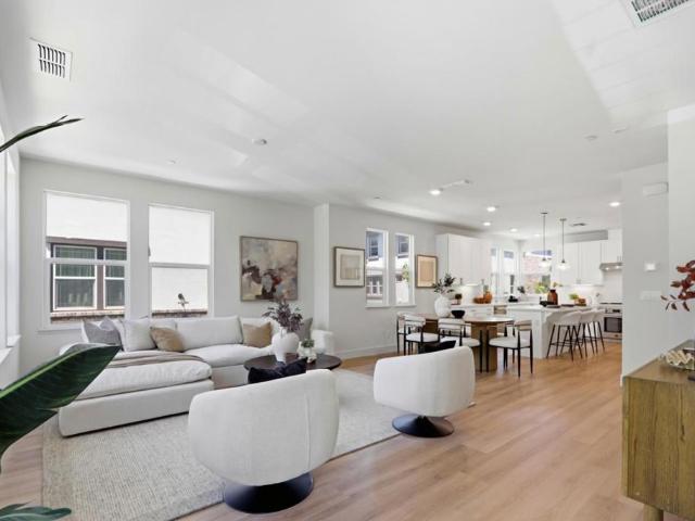 552 Galt Terrace 4