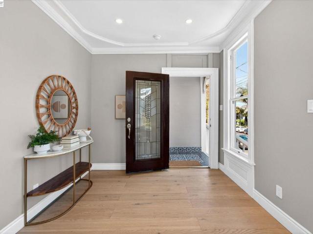 552 Haight Ave